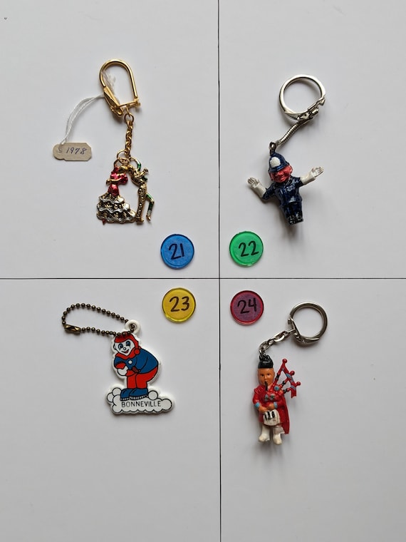 CHARACTERS #1 keychain galore, vintage 60's to 90's D… - Gem