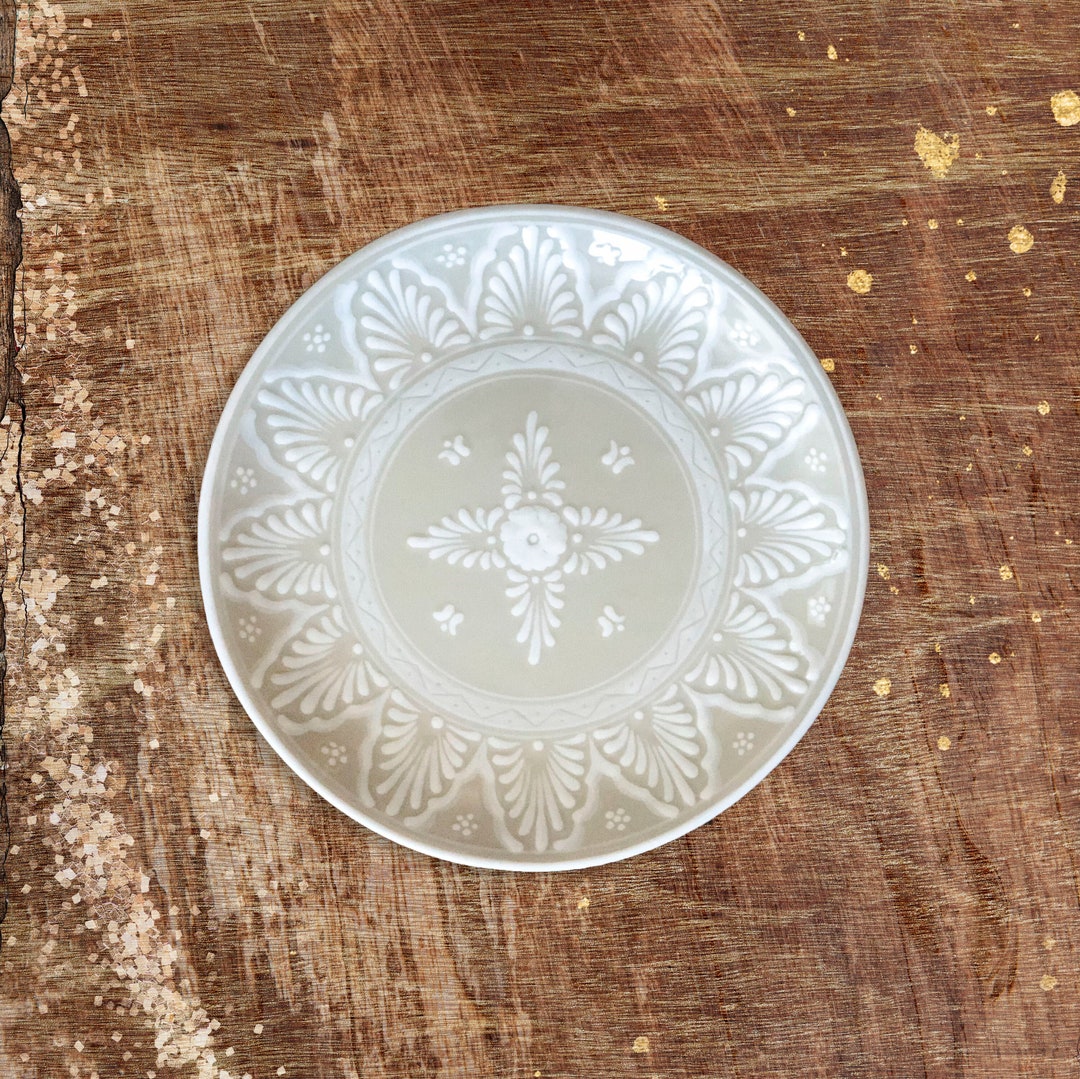 Hand-painted Mexican Talavera Plate: Beige & White Decor (11.8 In) - Etsy