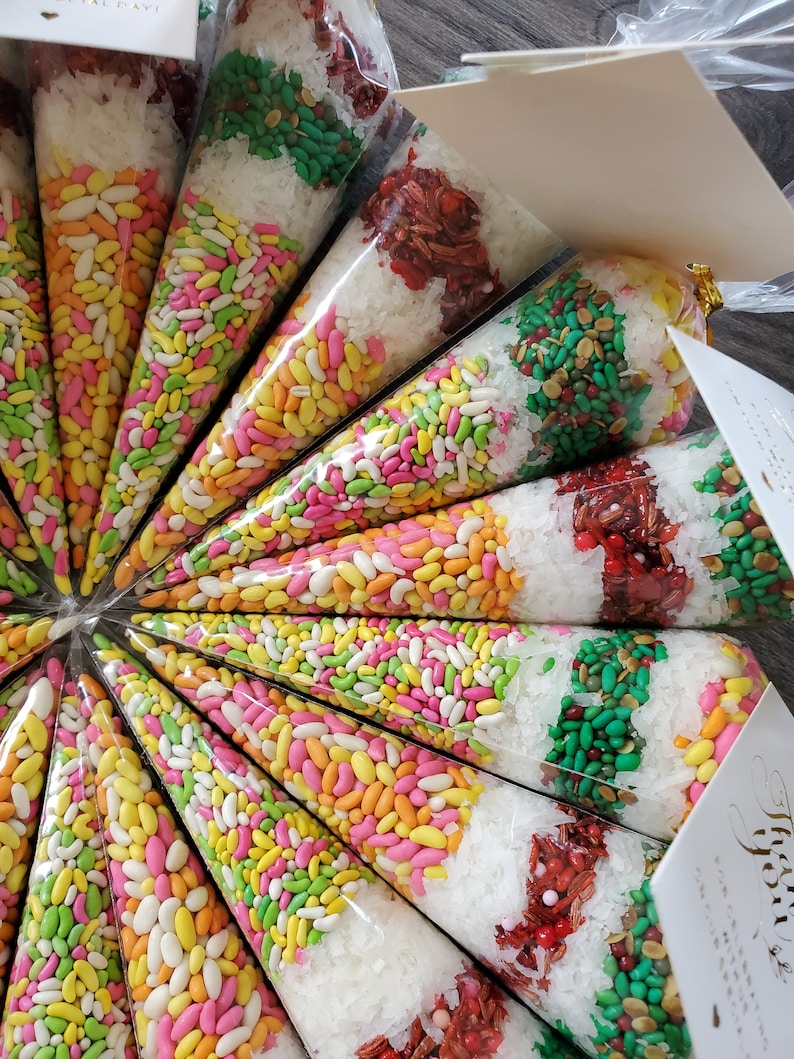 Indian Wedding Saunf Favor Cones: Fennel & Coconut - Set of 10 - Etsy