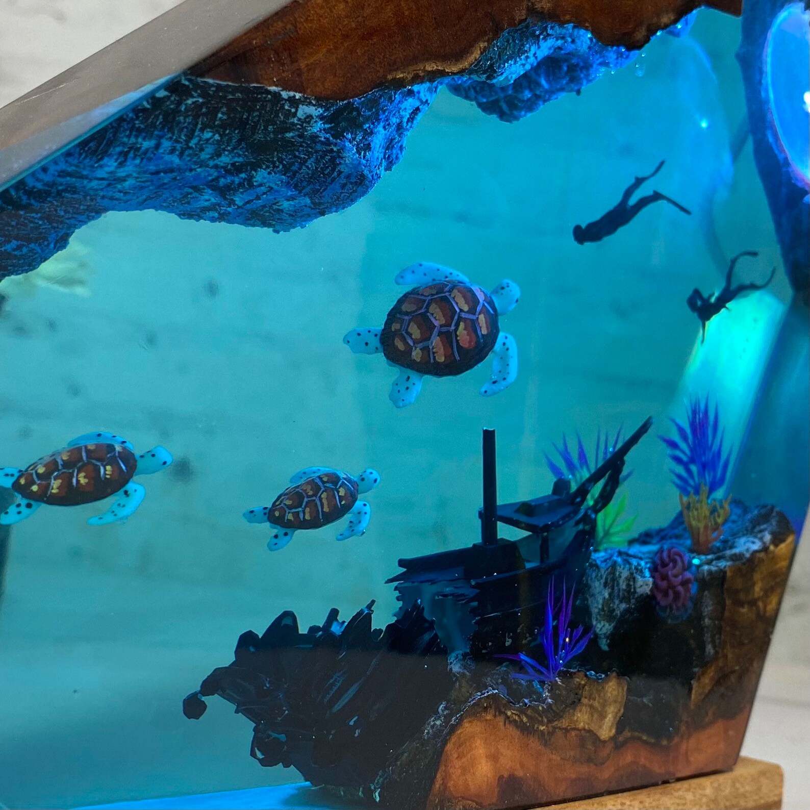 Sea Turtle and Divers Epoxy Resin Lamp,resin Wood Lamp, Epoxy Resin ...