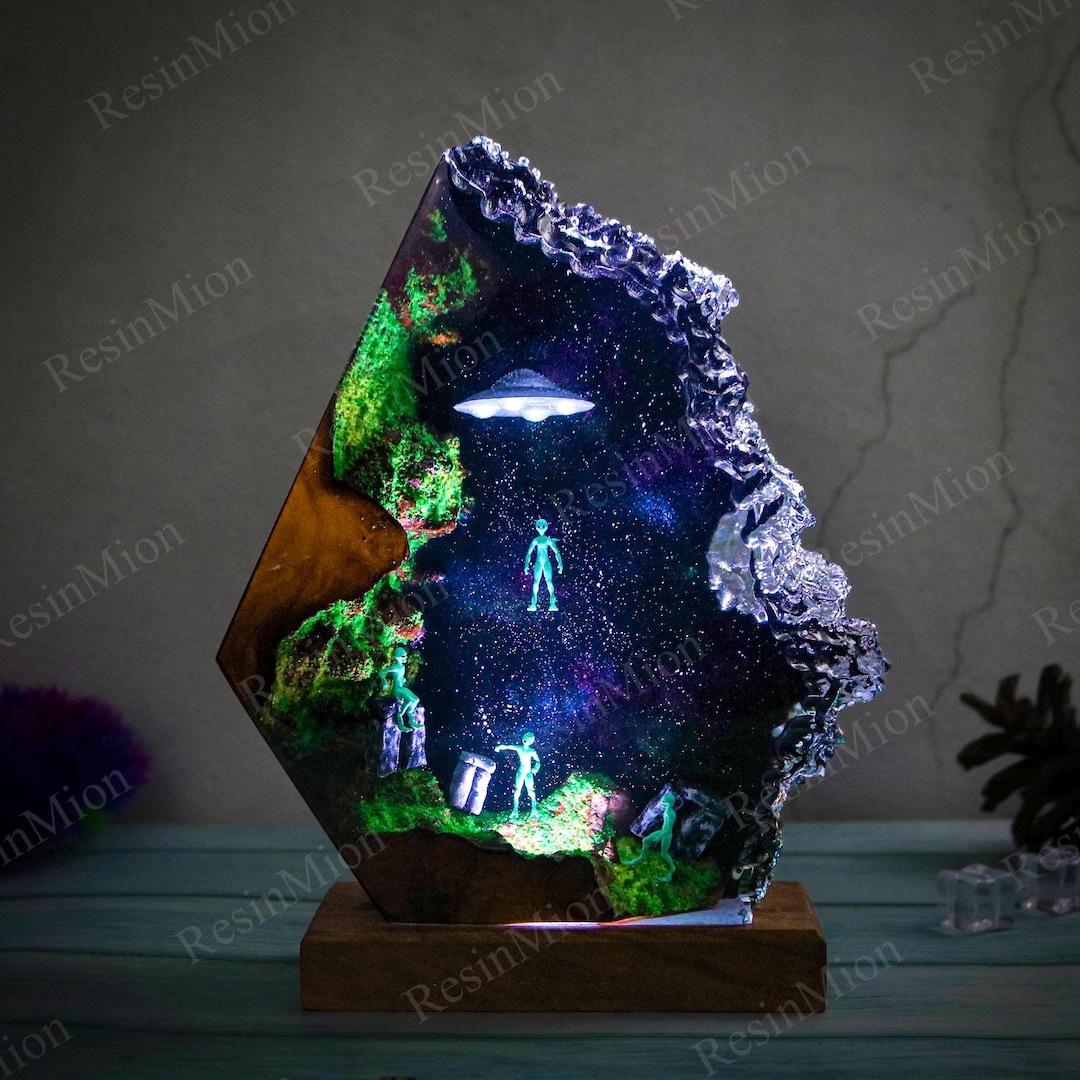 Space Galaxy Lamp Made of Resin and Wood, Space Night Lights, Epoxy ...