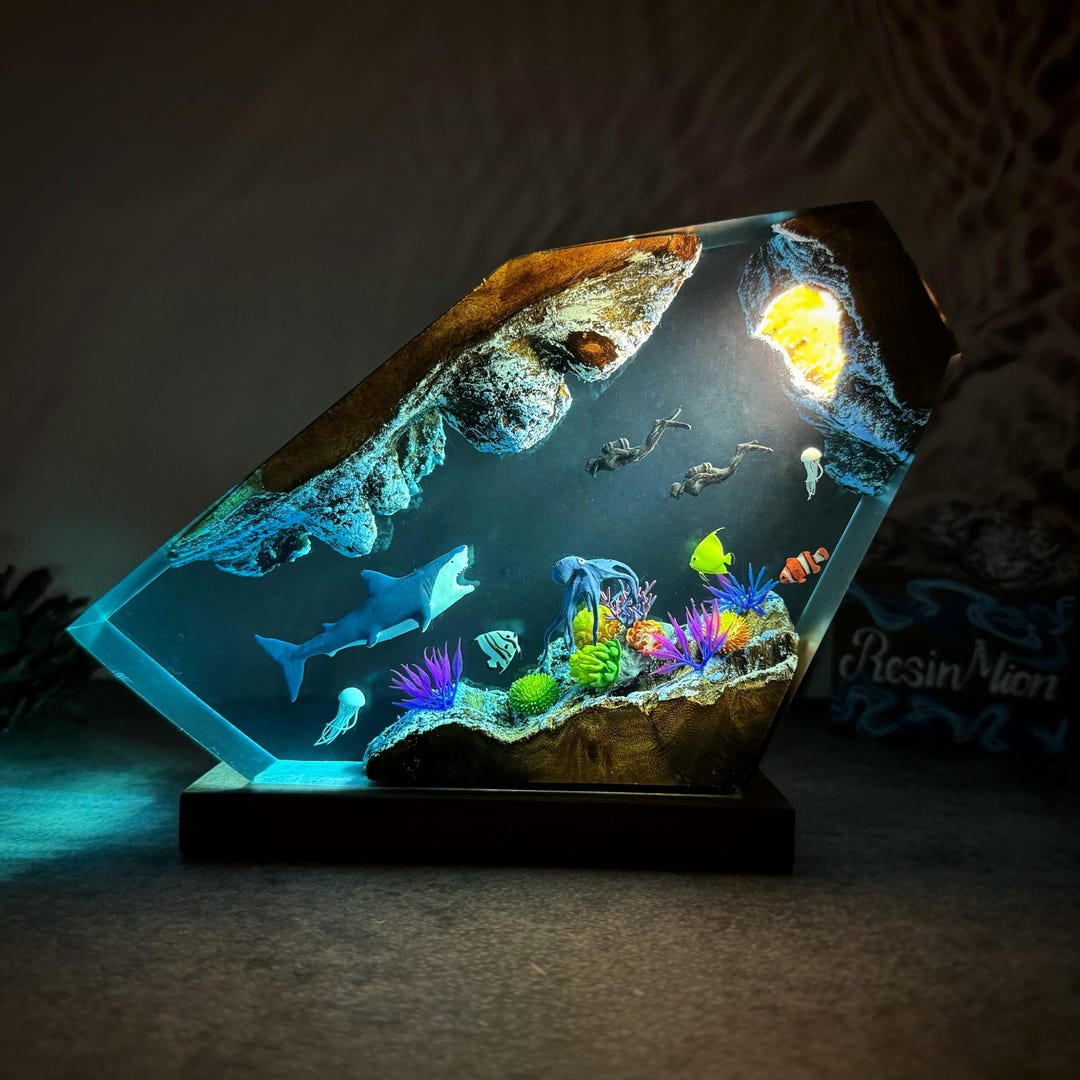 Epoxy Resin Ocean Lamp,shark and Diver Resin Wood Lamp,epoxy and Wooden ...