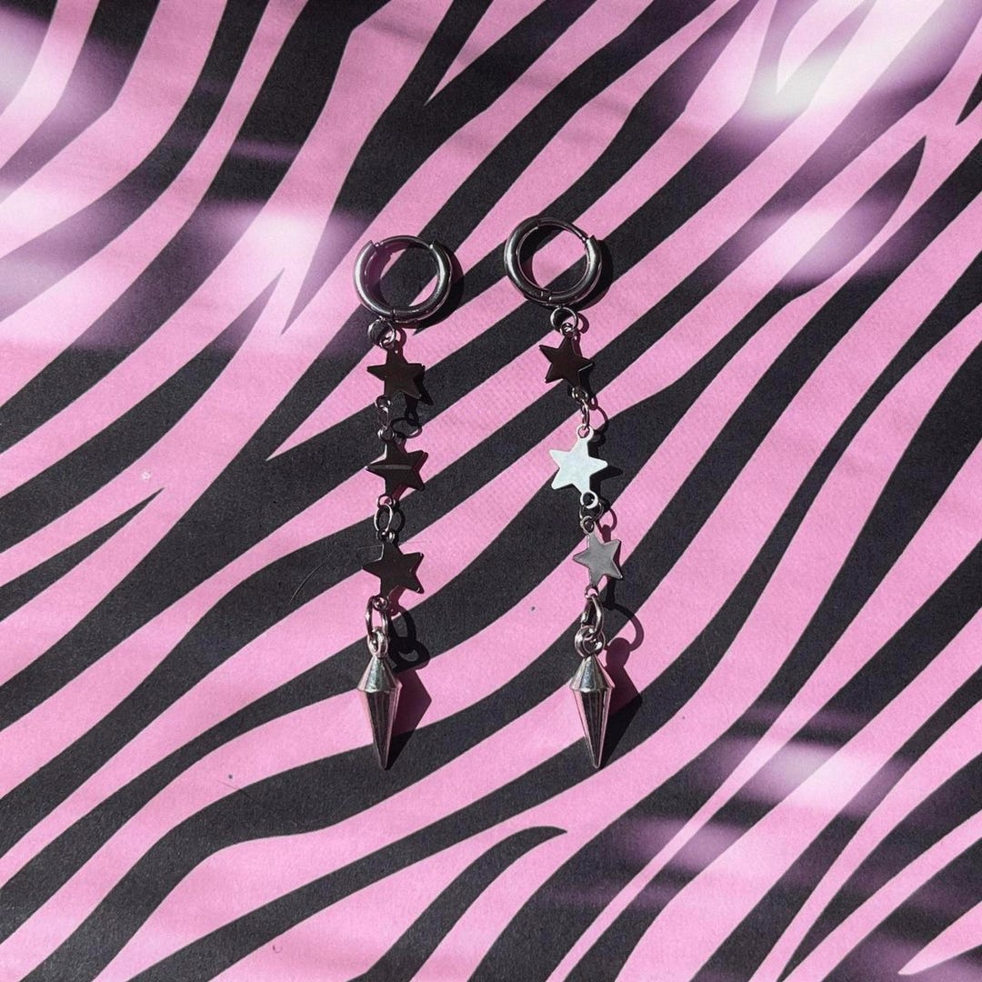 The “star Girl” Earrings | 2000s Grunge Inspired Spiked Star Chain ...
