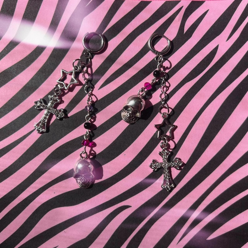 The “kesha” Earrings | the Ultimate 2000s Mcbling Earrings With Skulls ...