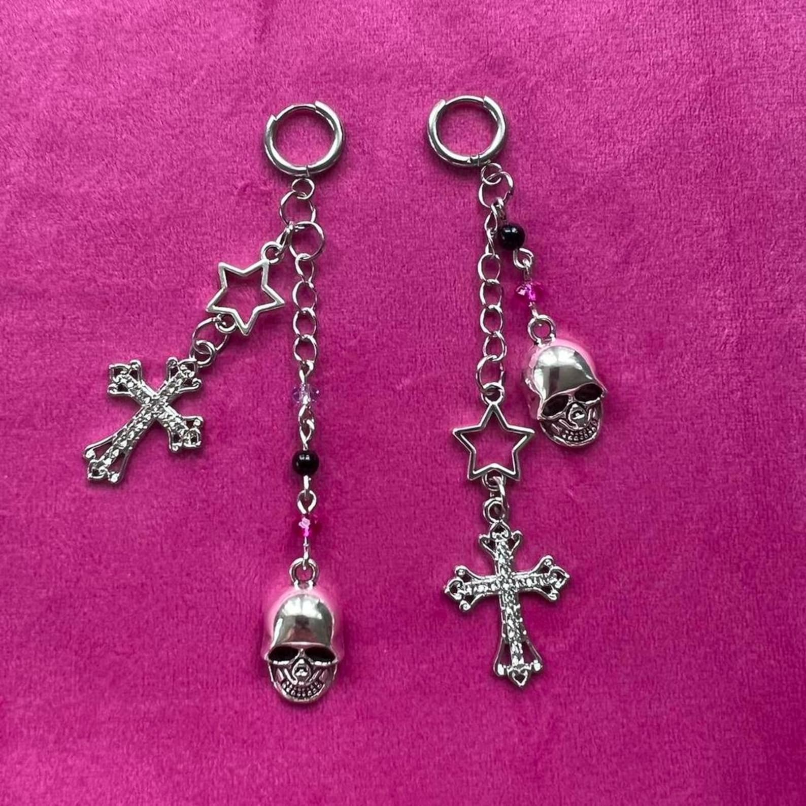 The “kesha” Earrings | the Ultimate 2000s Mcbling Earrings With Skulls ...