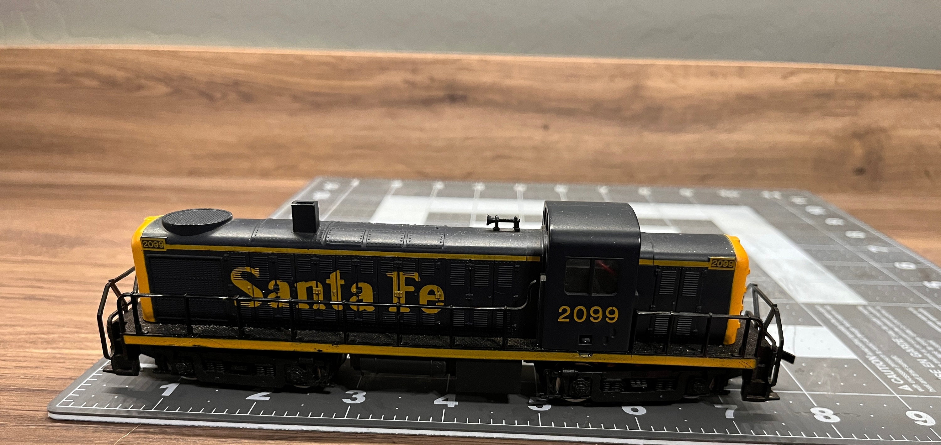 Santa Fe AHM RS-2 2099 Diesel Powered Locomotive - Etsy