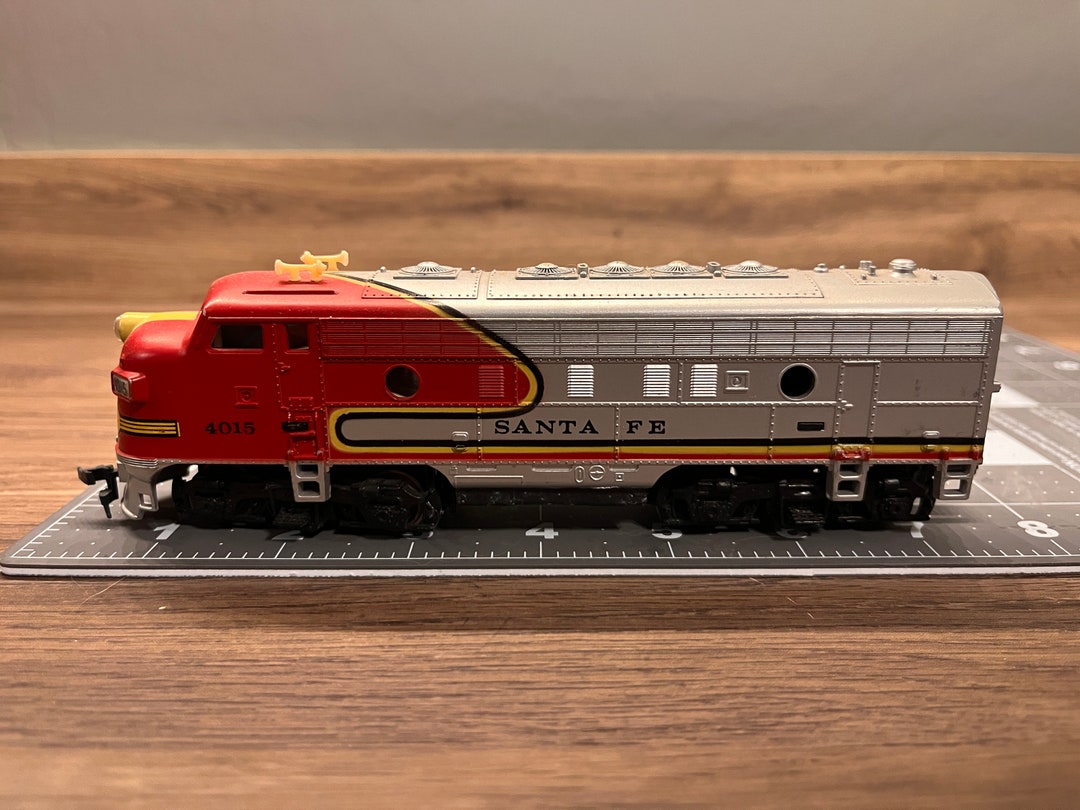 Santa Fe 4015 TYCO Train: Scale Model Locomotive - Etsy