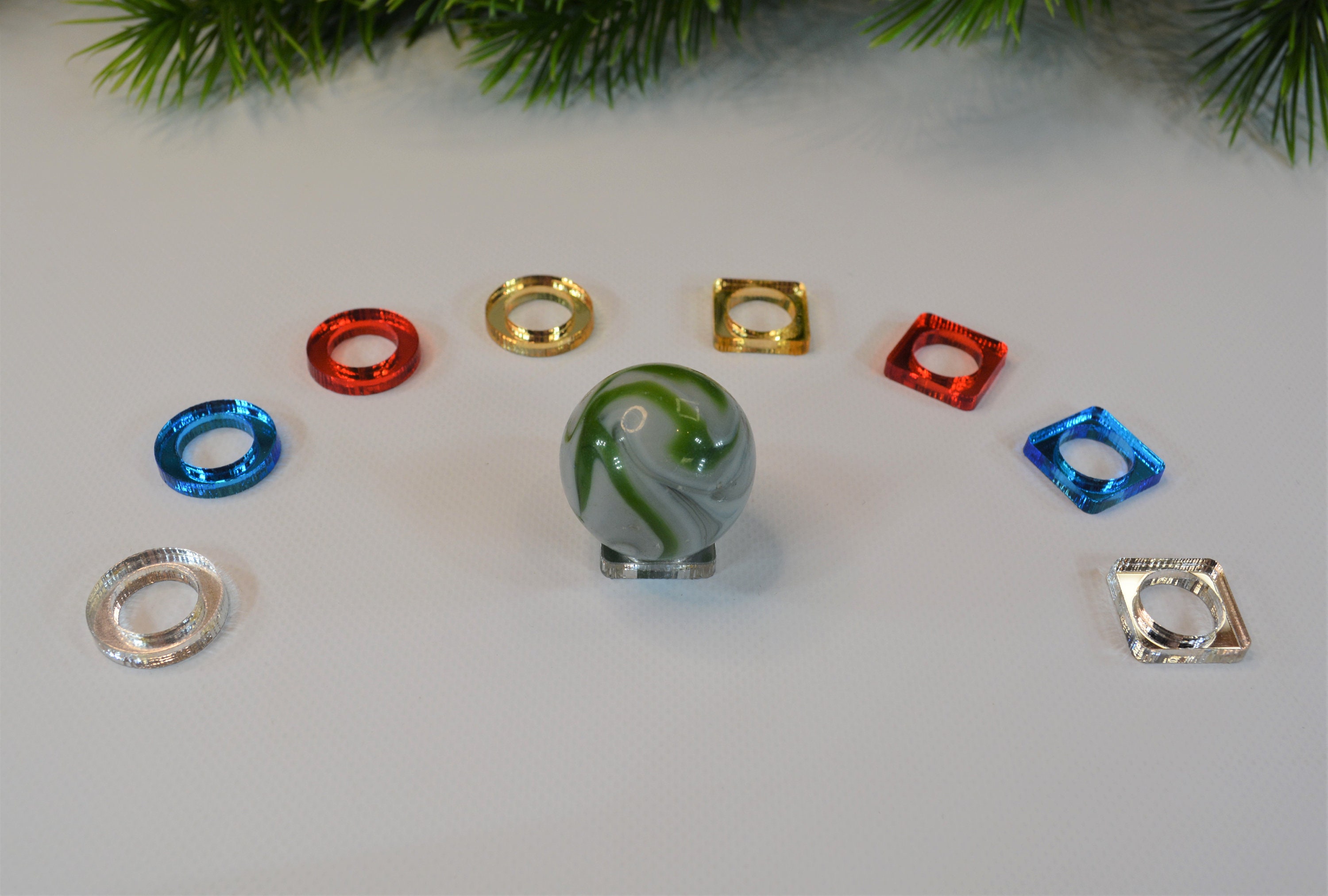Mirrored Acrylic Circle Marble Display Stands, Acrylic Marble Display ...
