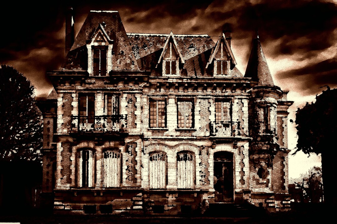 Spooky Haunted House Image for Halloween: Digital Download for ...