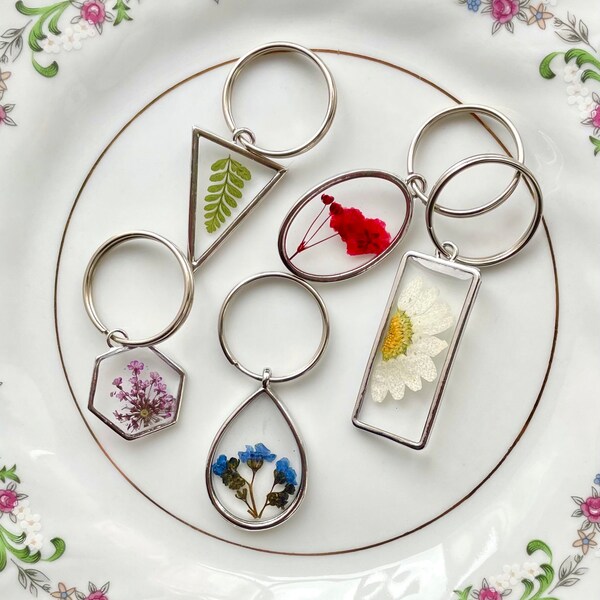 Resin Flower Keychain - Etsy