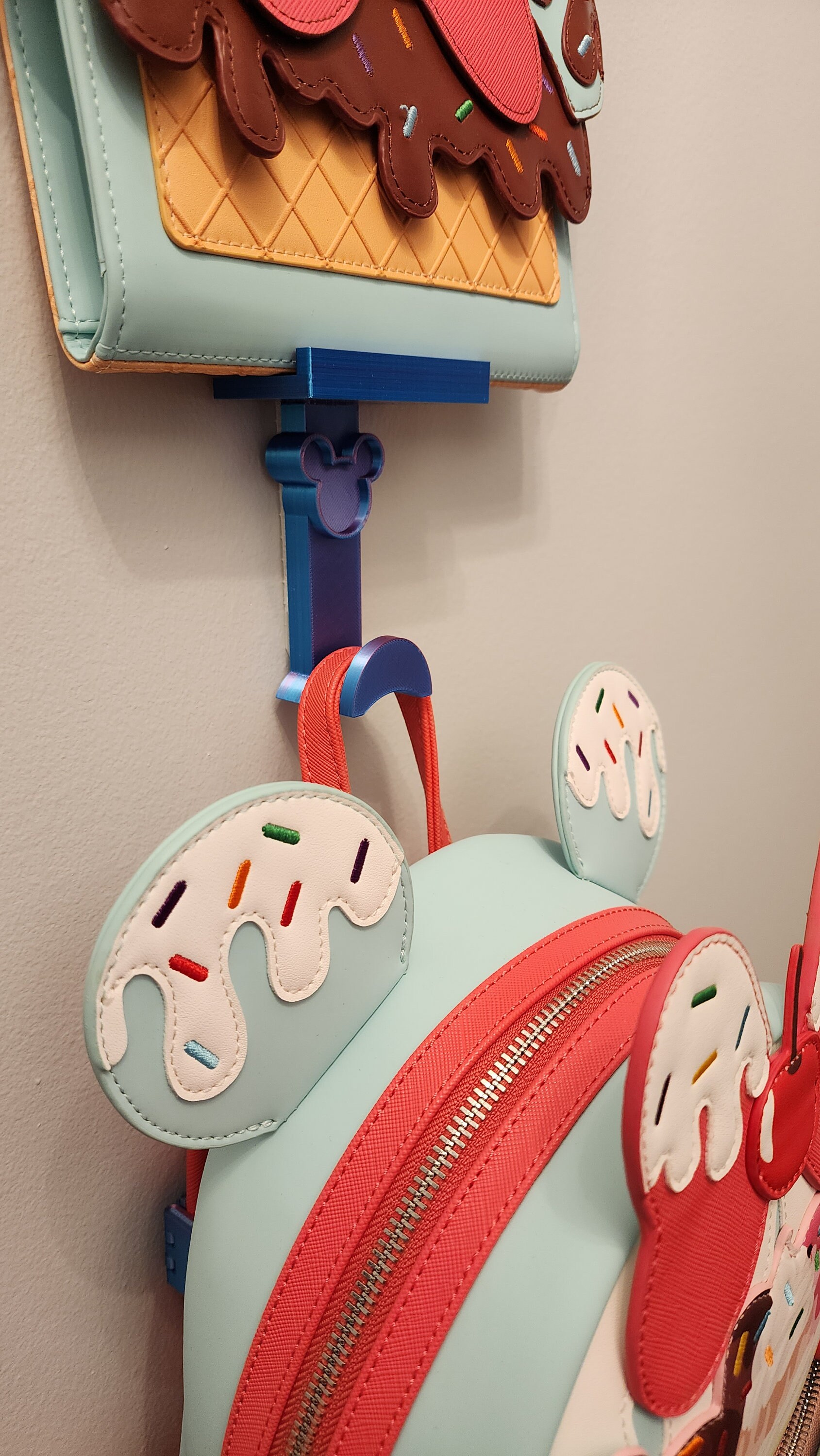 COMMAND STRIP VERSION: 3d Printed Loungefly Backpack and Wallet Holder ...