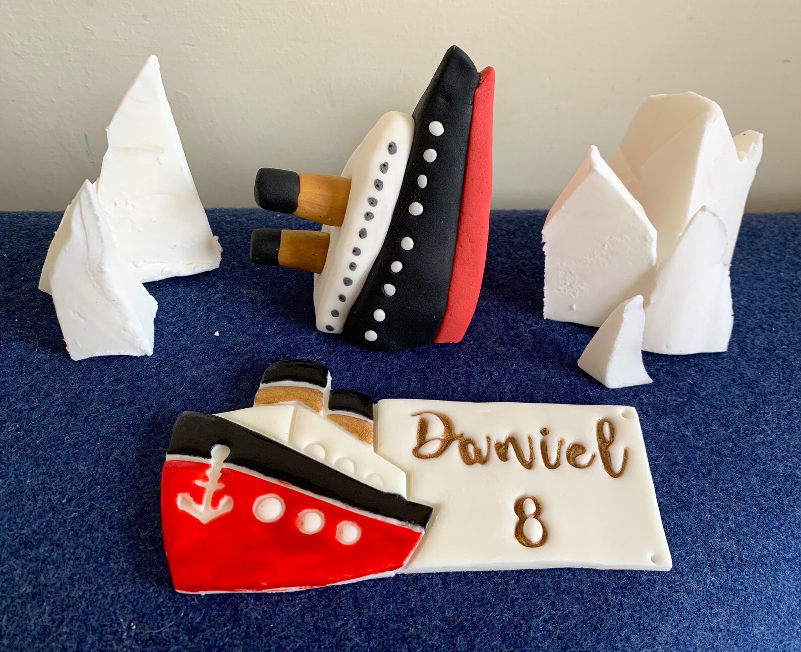 Large Sinking Titanic and Icebergs Cake Topper, Handmade, Edible - Etsy