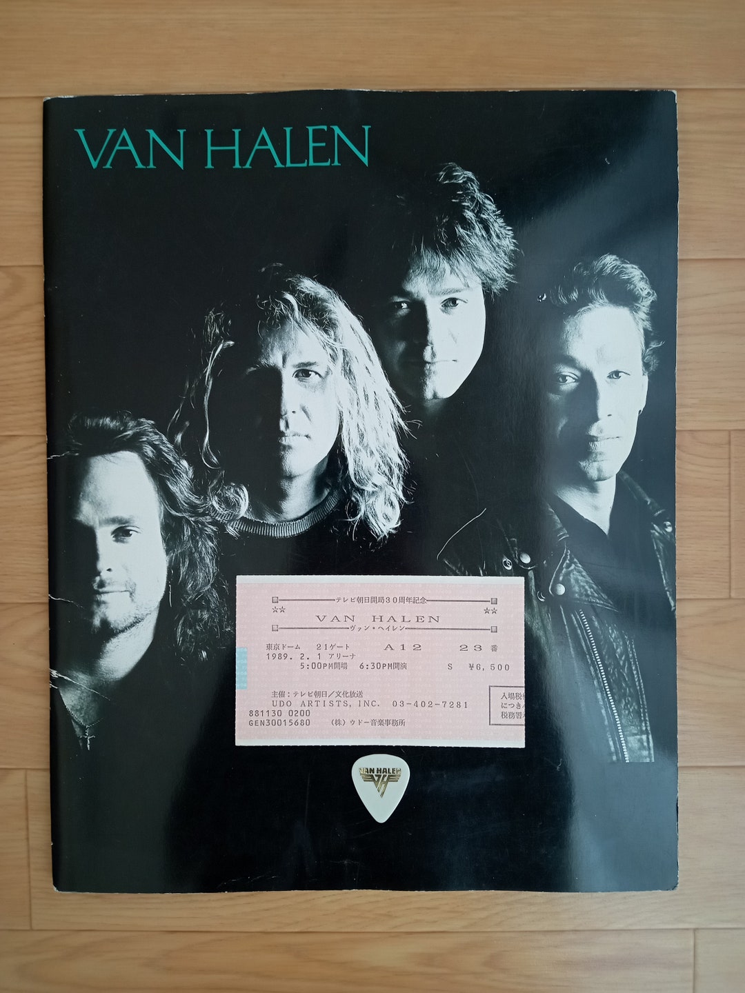 Van Halen OU812 Japanese Tour Programme + Eddie Van Halen Guitar Pick ...