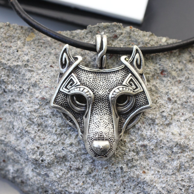 Fenrir Wolf Viking Necklace, Norse Wolf Head Pendant With Celtic Knots ...