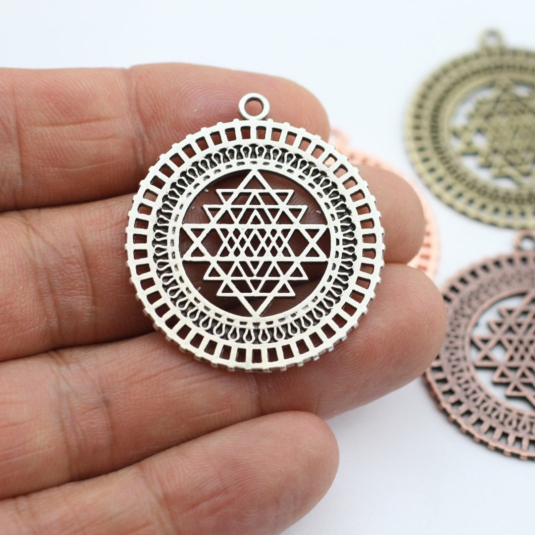 5 Sri Yantra Pendants, Antique Silver, Roun Pendant, Mandala Sacred ...