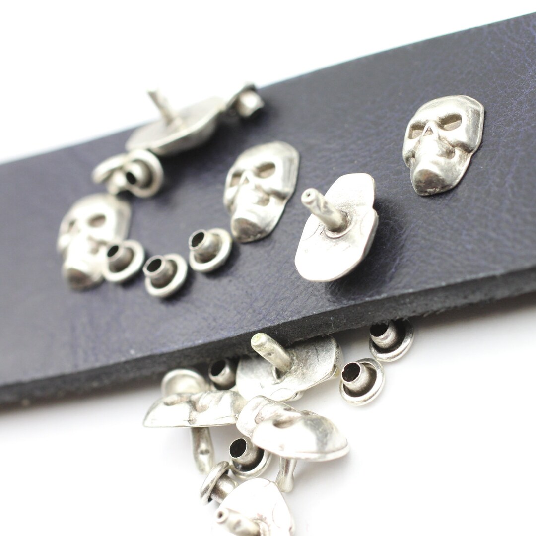 10 Antique Silver Skull Rivets, Skull Charms, Silver Plated, Zamak ...
