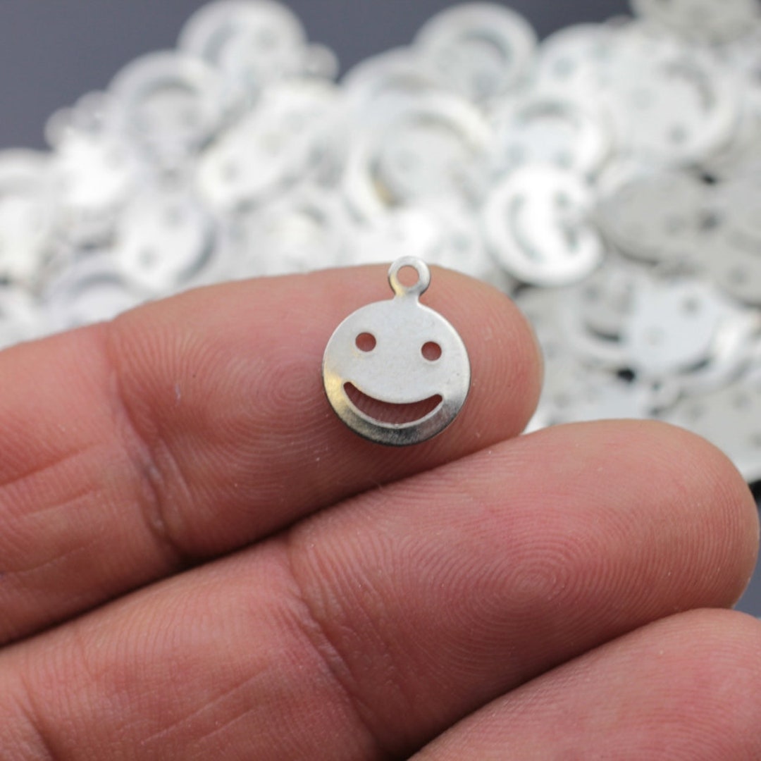 10 Smiling Face Charms, Sterling Silver Plated, Round Plain Charms ...