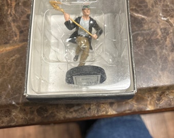 Metal Comics Statue - Etsy