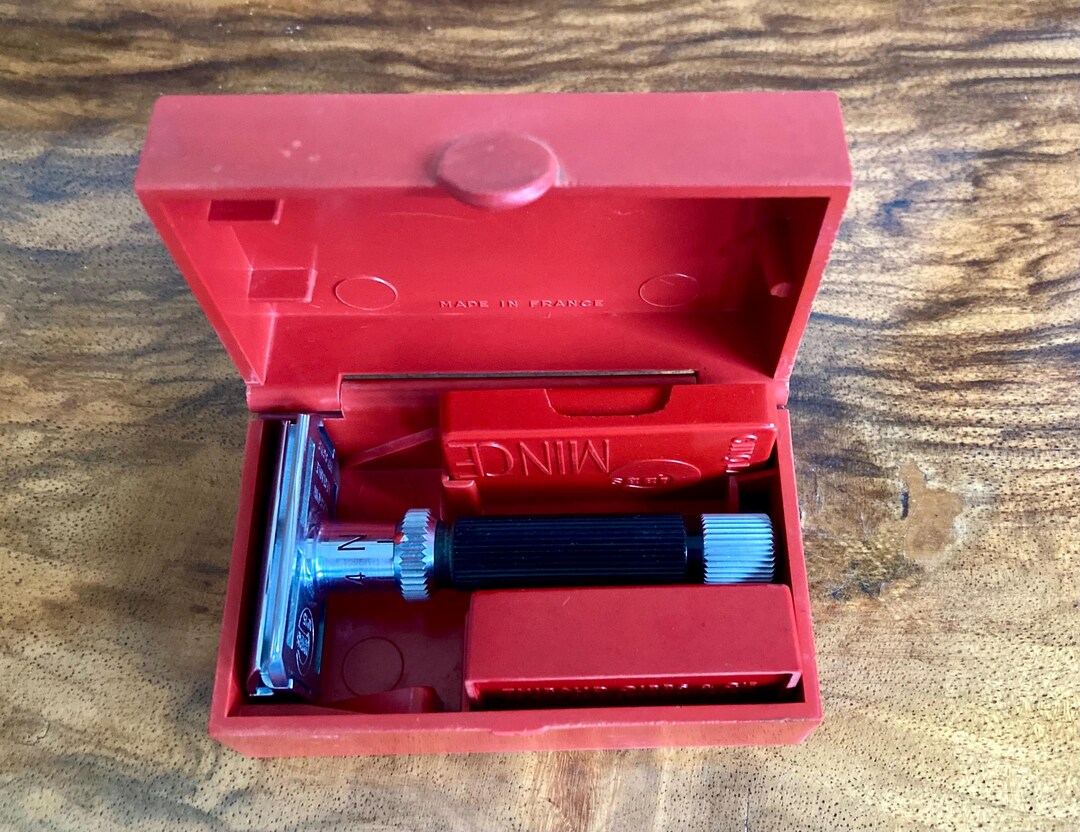 Gibbs Safety Razor 15 in Original Coral Red Plastic Box, 1937 - Etsy