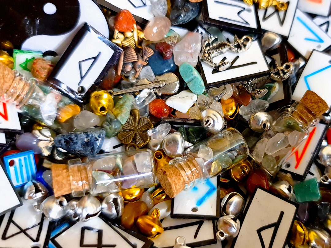 Witchy Crystal Confetti Scoops Crystals Scoops Witchcraft Mystery Gift ...