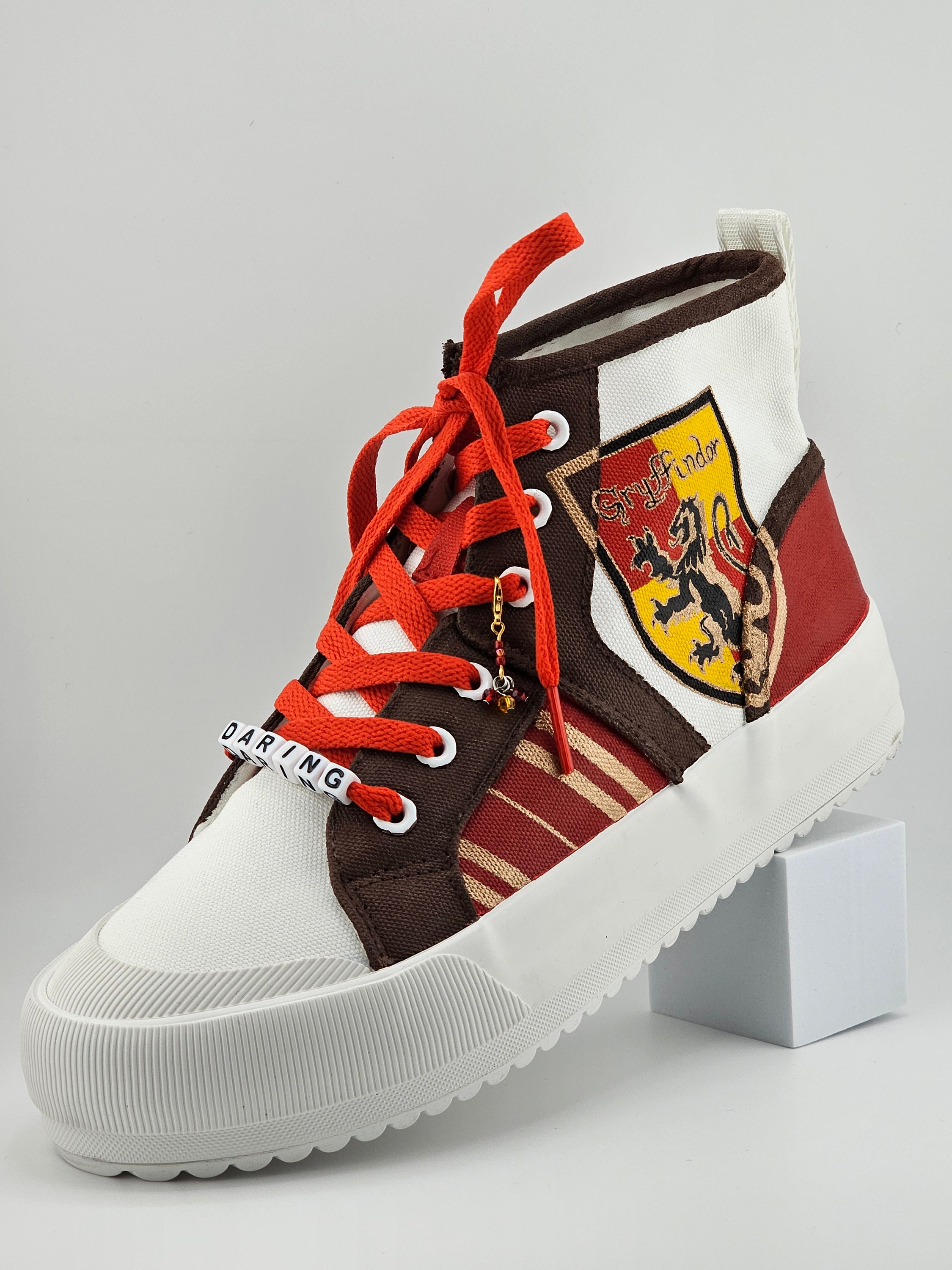 Hand-painted Harry Potter Inspired Shoe- Vintage Gryffindor - Etsy