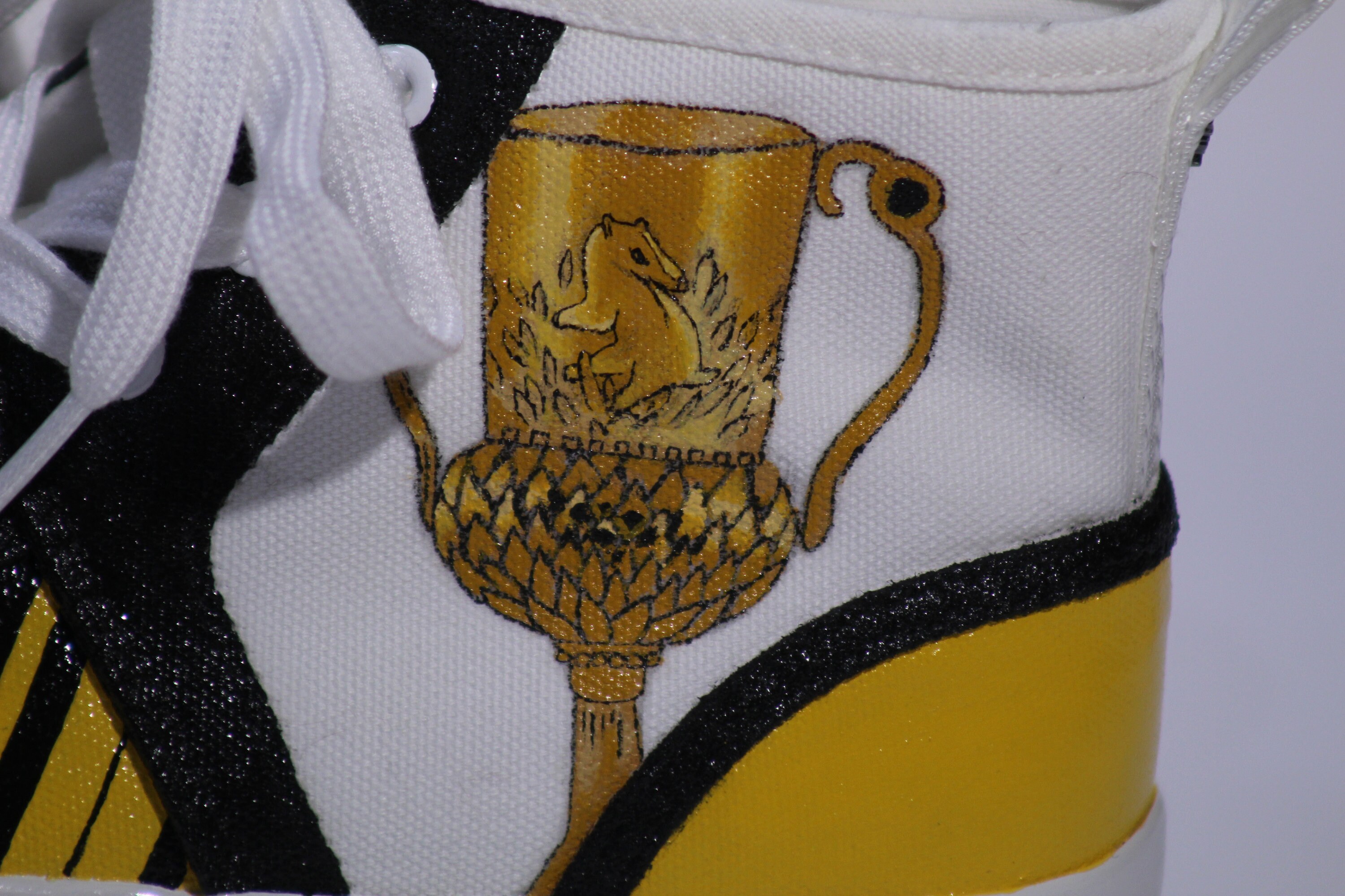 Hand Painted Harry Potter Inspired Shoe- Bright Hufflepuff - Etsy