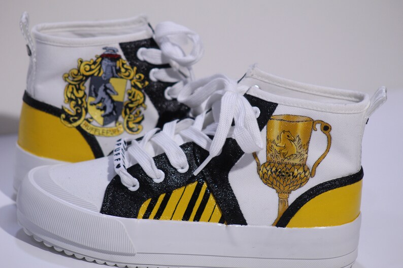 Hand Painted Harry Potter Inspired Shoe- Bright Hufflepuff - Etsy