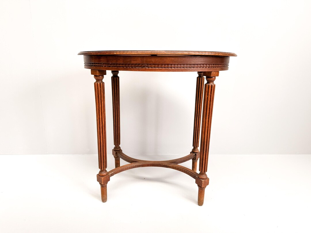 Vintage Oval Side Table With Fluted Legs and Carved Trim - Etsy