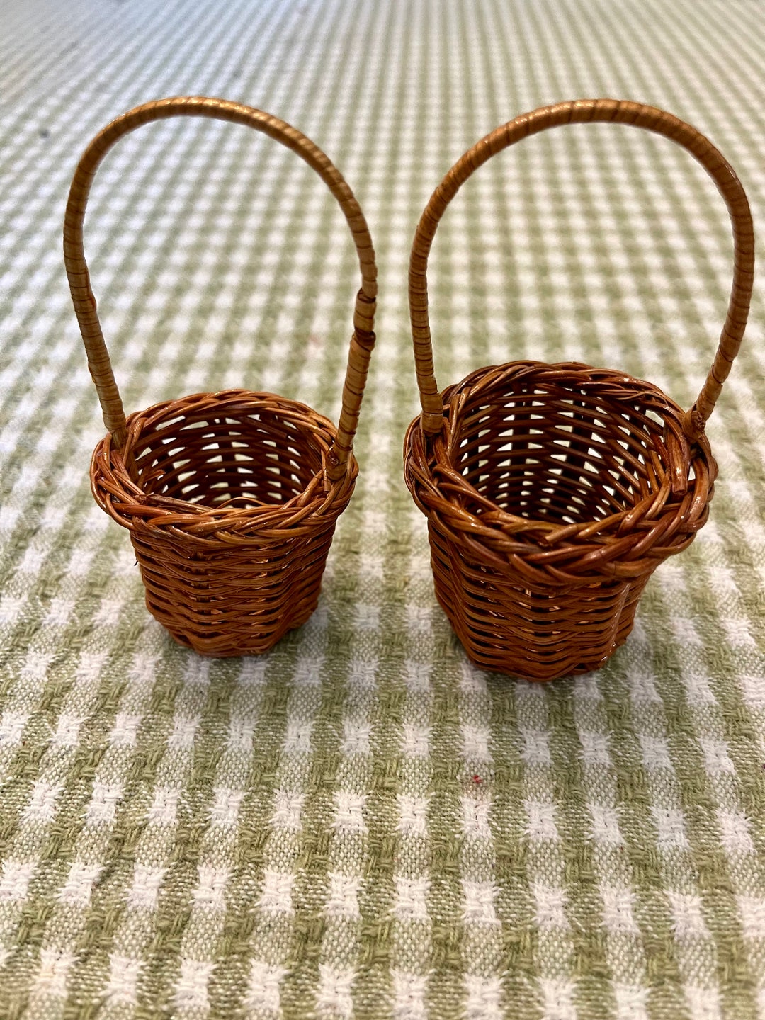 Darice Miniature Baskets 2 Inch 2pcs Fern Baskets, Miniature Decor 2827 ...