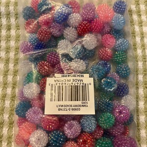 Darice Vintage Berry Beads Irridecent 144pcs per Pack 20mm and 15mm ...