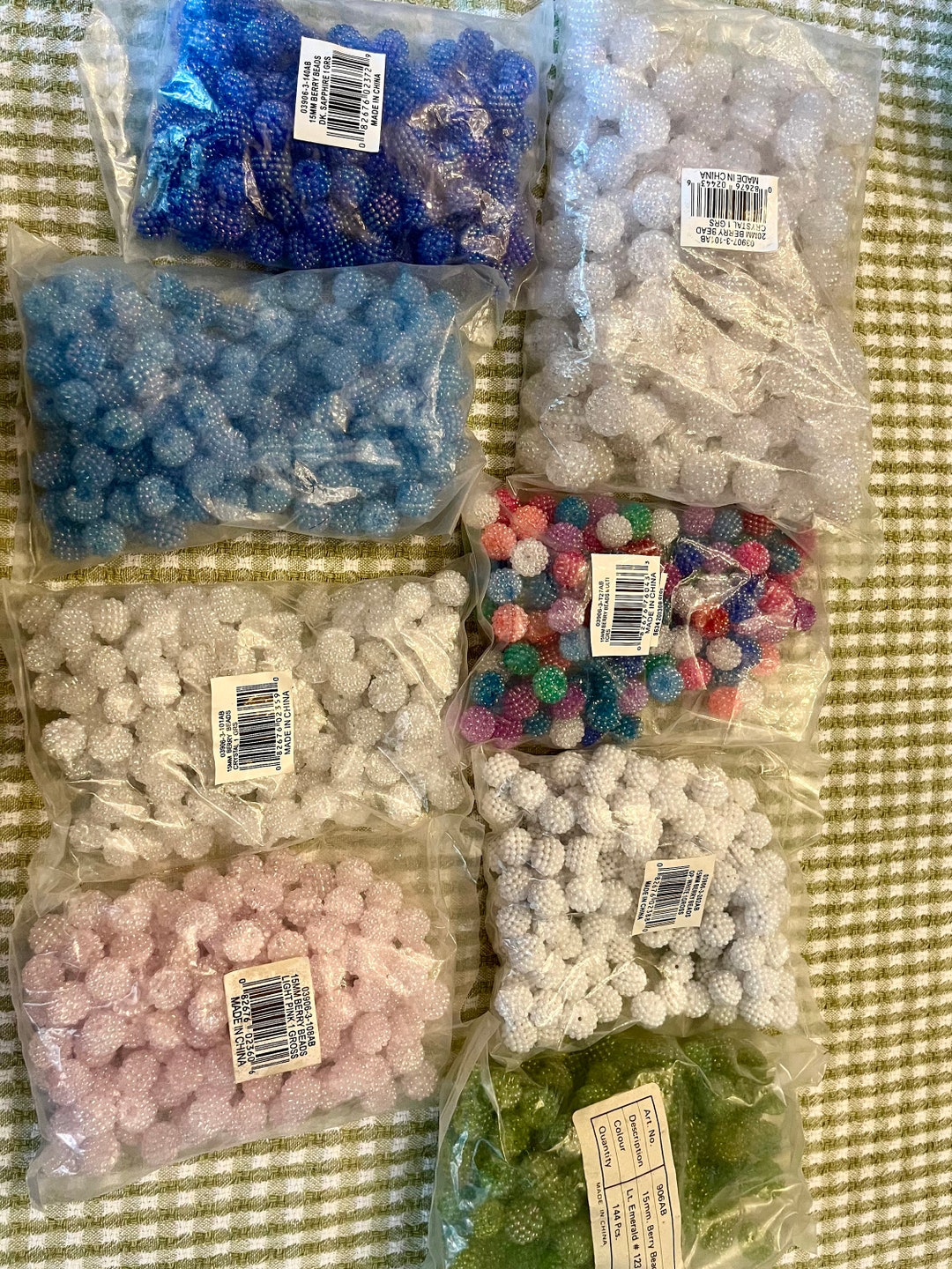 Darice Vintage Berry Beads Irridecent 144pcs per Pack 20mm and 15mm ...