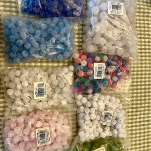 Darice Vintage Berry Beads Irridecent 144pcs per Pack 20mm and 15mm ...