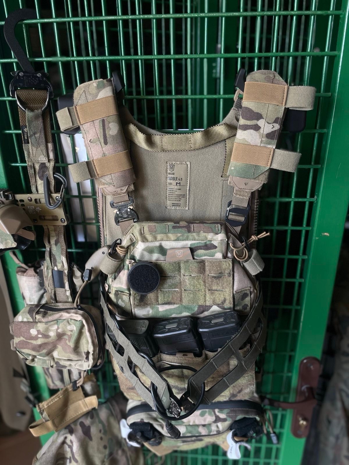 Plate Carrier Tactical Vest Wall Mount/gridwall Hanger - Etsy