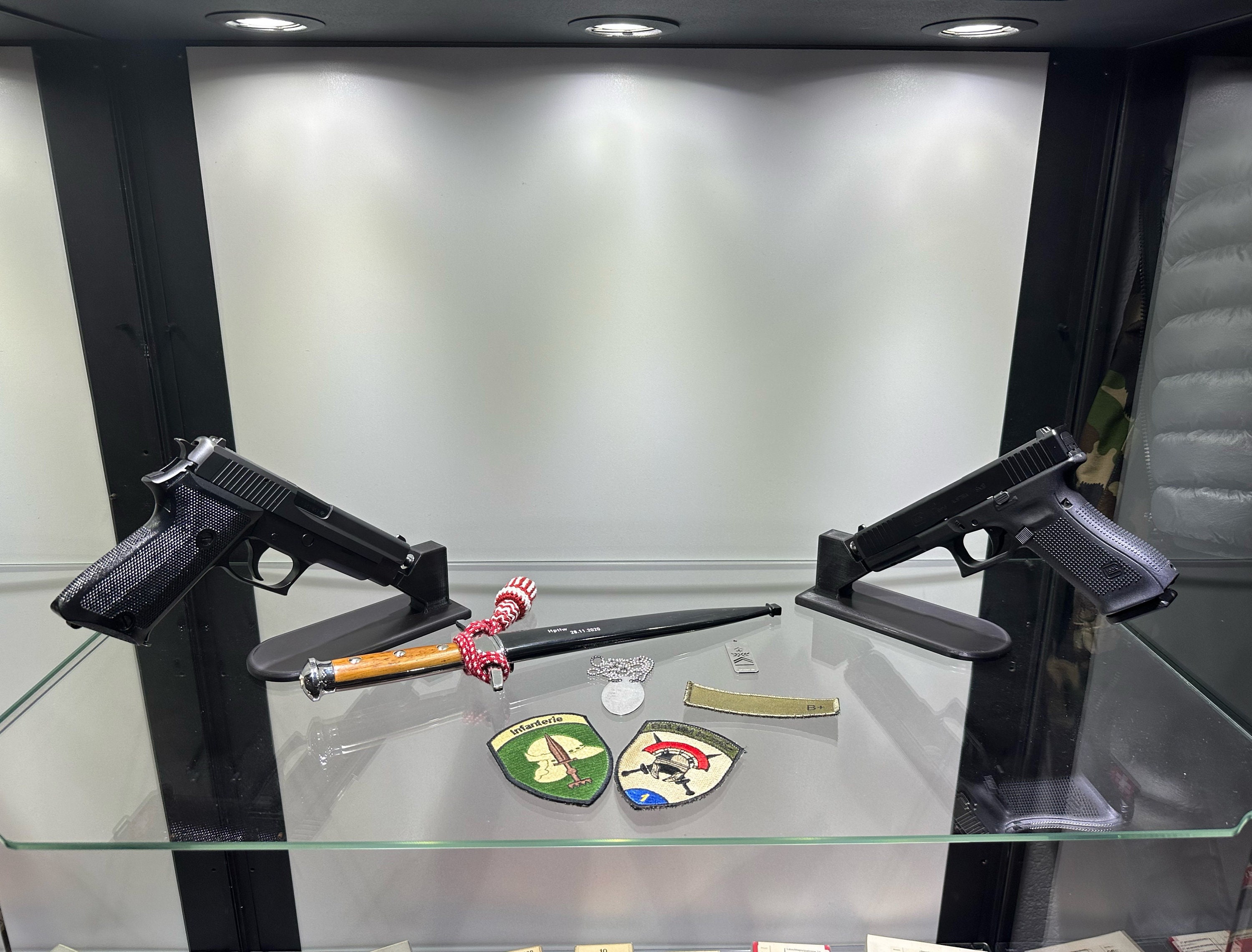 Universal Pistol / Silencer Display Stand - Etsy