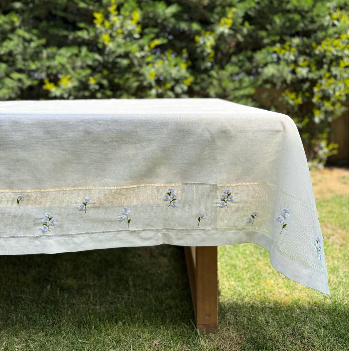 Embroidered Daisy Tablecloth – Linen Tablecloth With Hemstitch | Spring ...