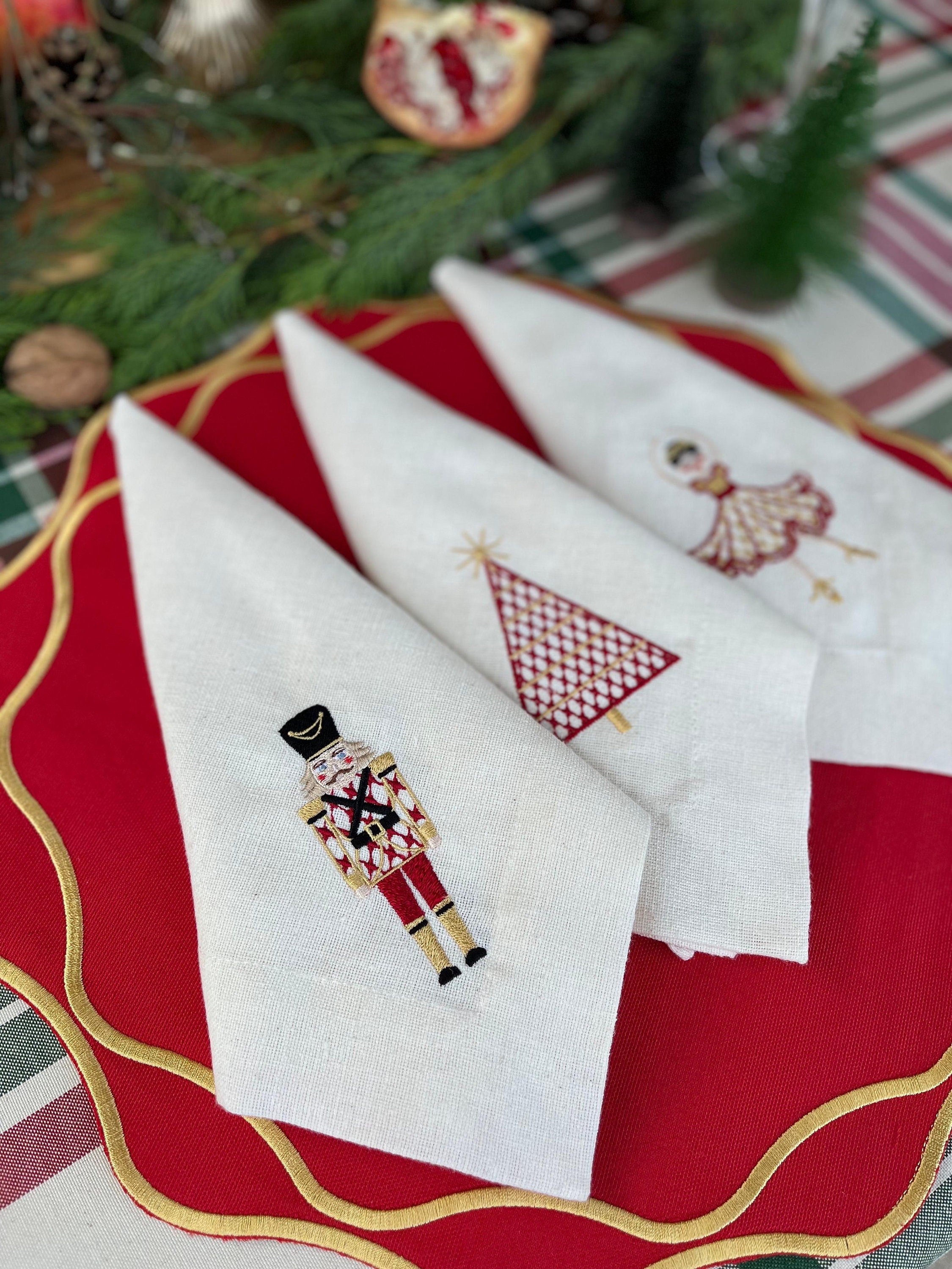 Red Christmas Placemat Table Decorgold Scalloped Edge Mat - Etsy