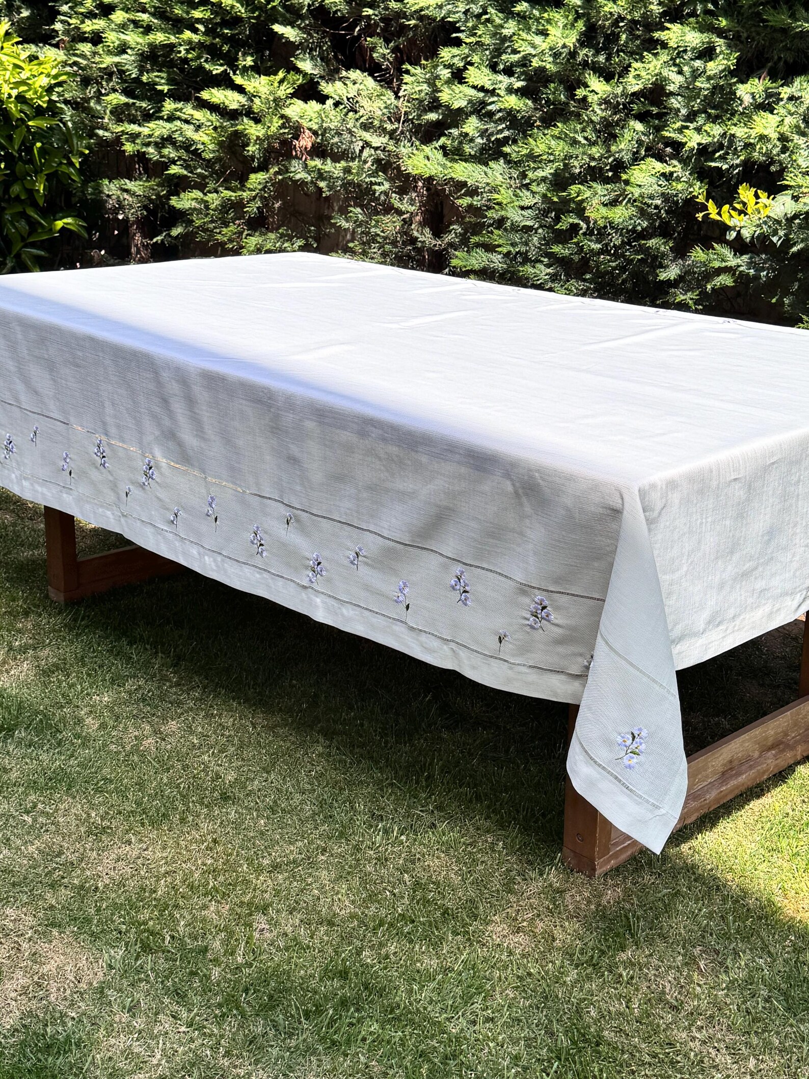 Embroidered Daisy Tablecloth – Linen Tablecloth With Hemstitch | Spring ...