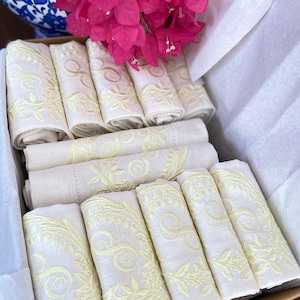 Personalized Linen Napkins | Lily-of-the-valley | Wedding Napkins ...