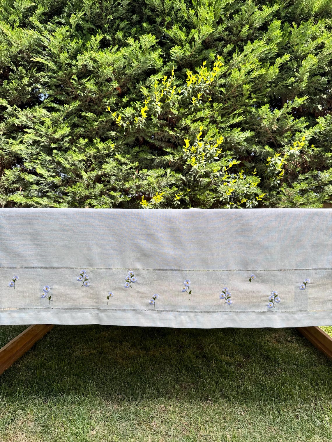 Embroidered Daisy Tablecloth – Linen Tablecloth With Hemstitch | Spring ...
