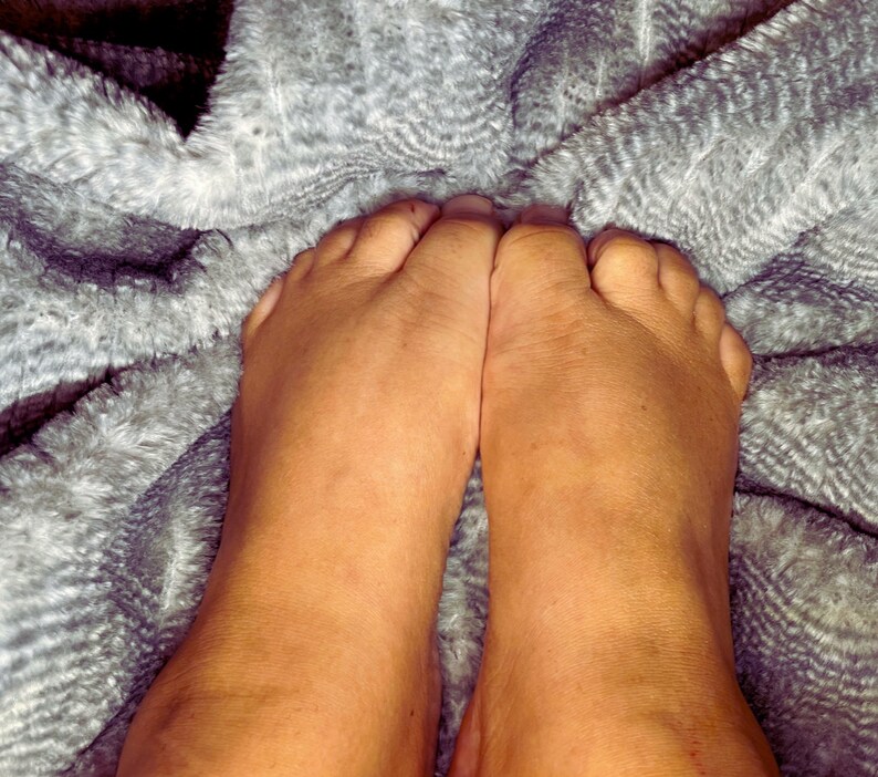 Scrunched Toes Four Pic Set - Etsy