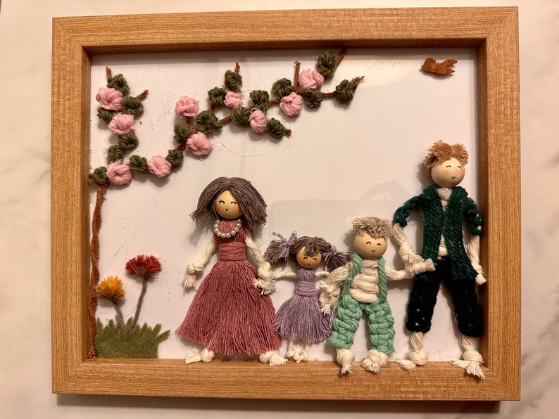 L Personalized Macrame Doll Family in Frame | Macrame Family Portrait ...