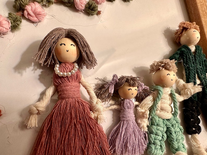 L Personalized Macrame Doll Family in Frame | Macrame Family Portrait ...