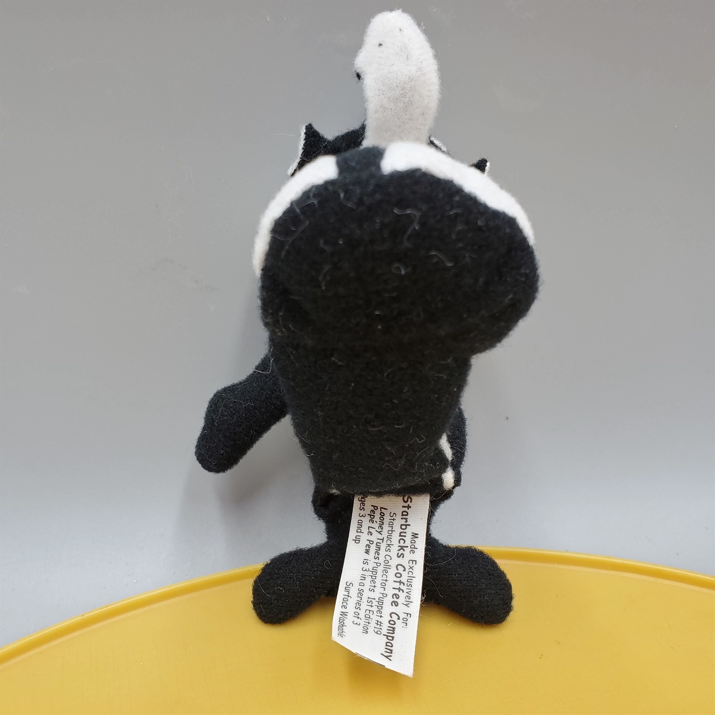 Pepe Le Pew Finger Puppet With Red Heart Looney Tunes Starbucks 5 Inch ...