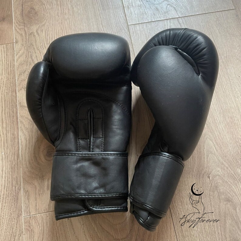 Pure Black Leather Boxing Gloves for Kickboxing, Muay Thai, Martial ...