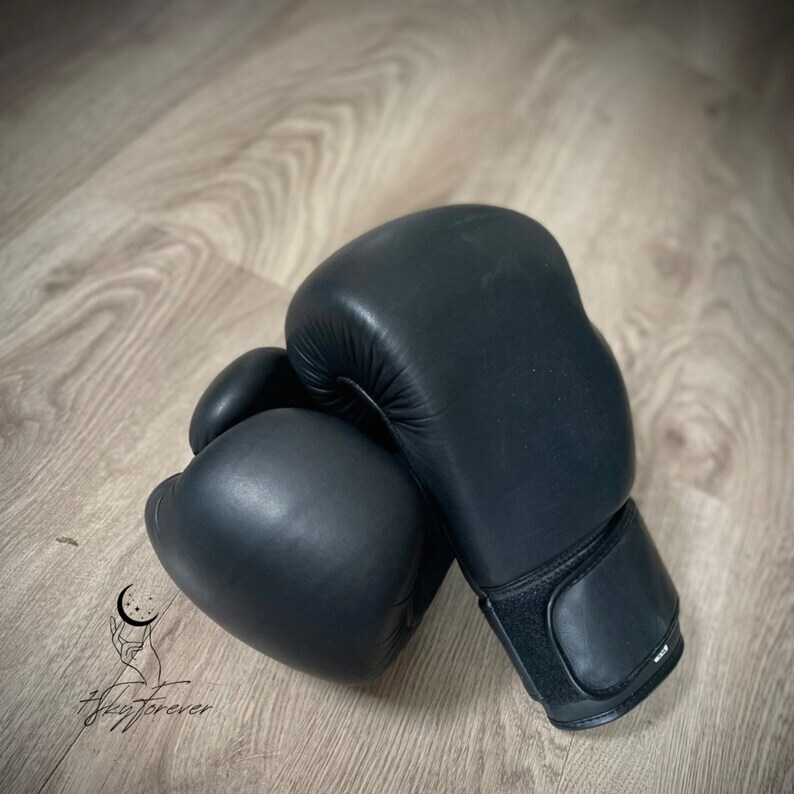 Pure Black Leather Boxing Gloves for Kickboxing, Muay Thai, Martial ...