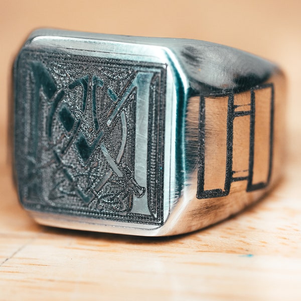 Insignia Ring - Etsy