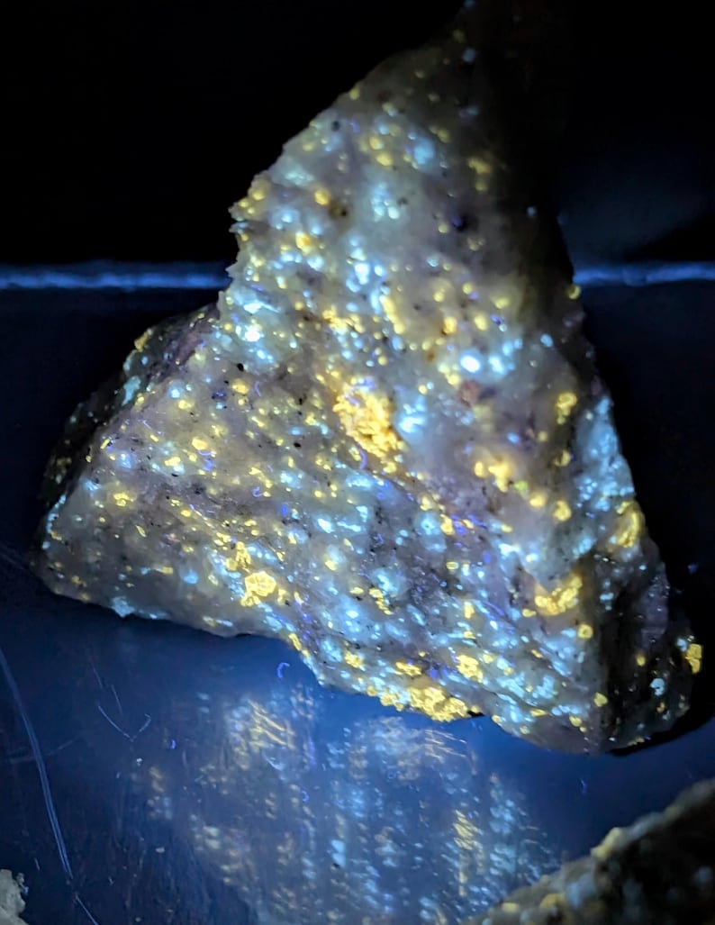 Phlogopite and Diopside “starry Night” - UV Fluorescent Minerals From ...