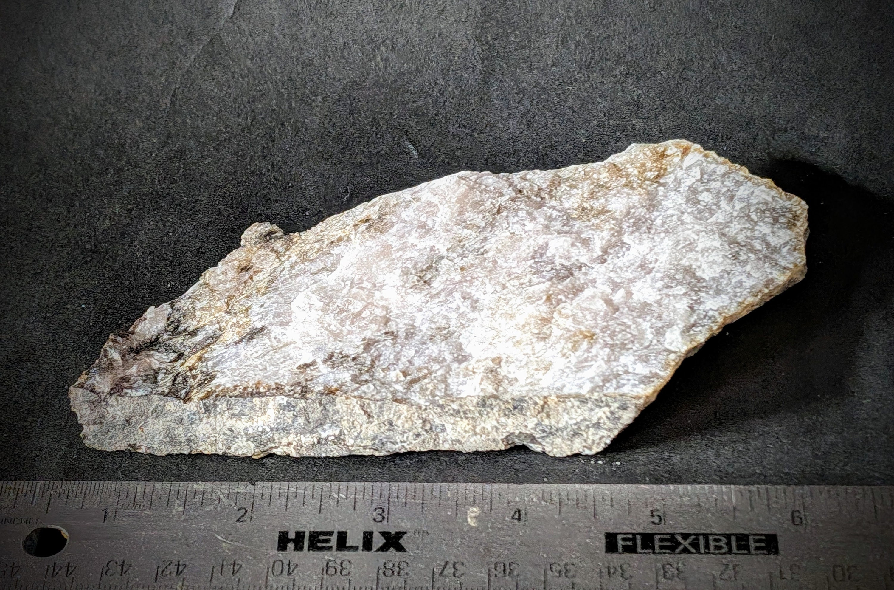 Clino-suenoite cummingtonite Talcville NY UV Reactive Incredible ...