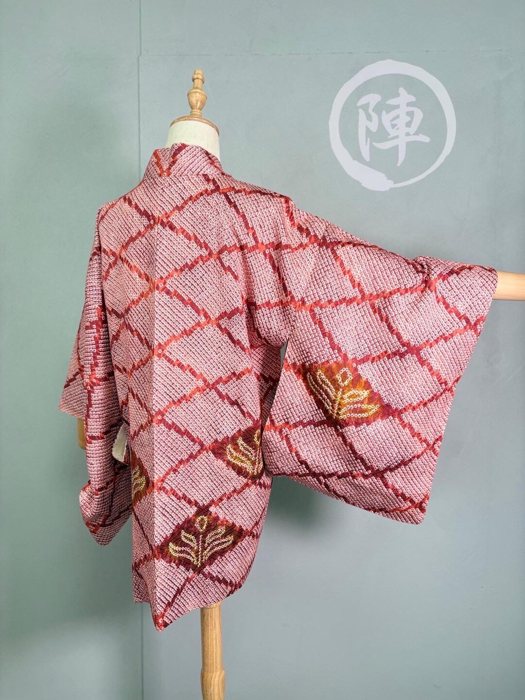 Z74 Vintage Japanese Haori Jacket – Pink Lattice Grid With Gold Leaf ...