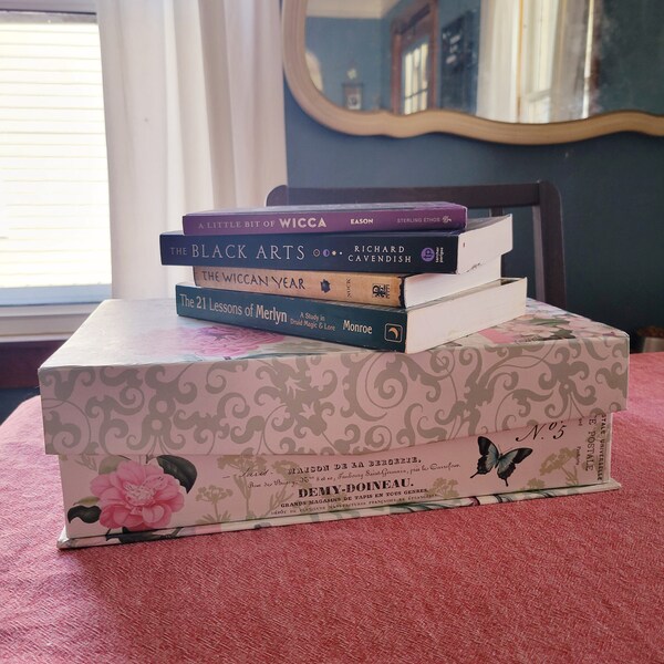 Mystery Book Box - Etsy